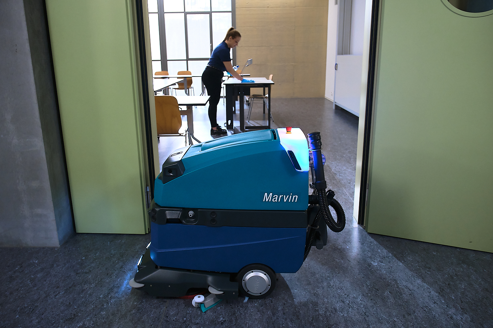 The new cleanign robot from Wetrok | Hygieneforum.ch